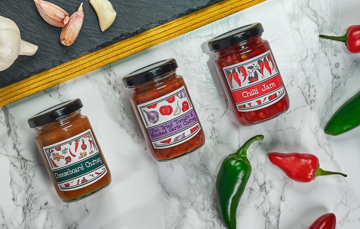 Cheese & Chutney Selection Box | 10 Cheddar Cheese Wedges + 3 Chutneys ...